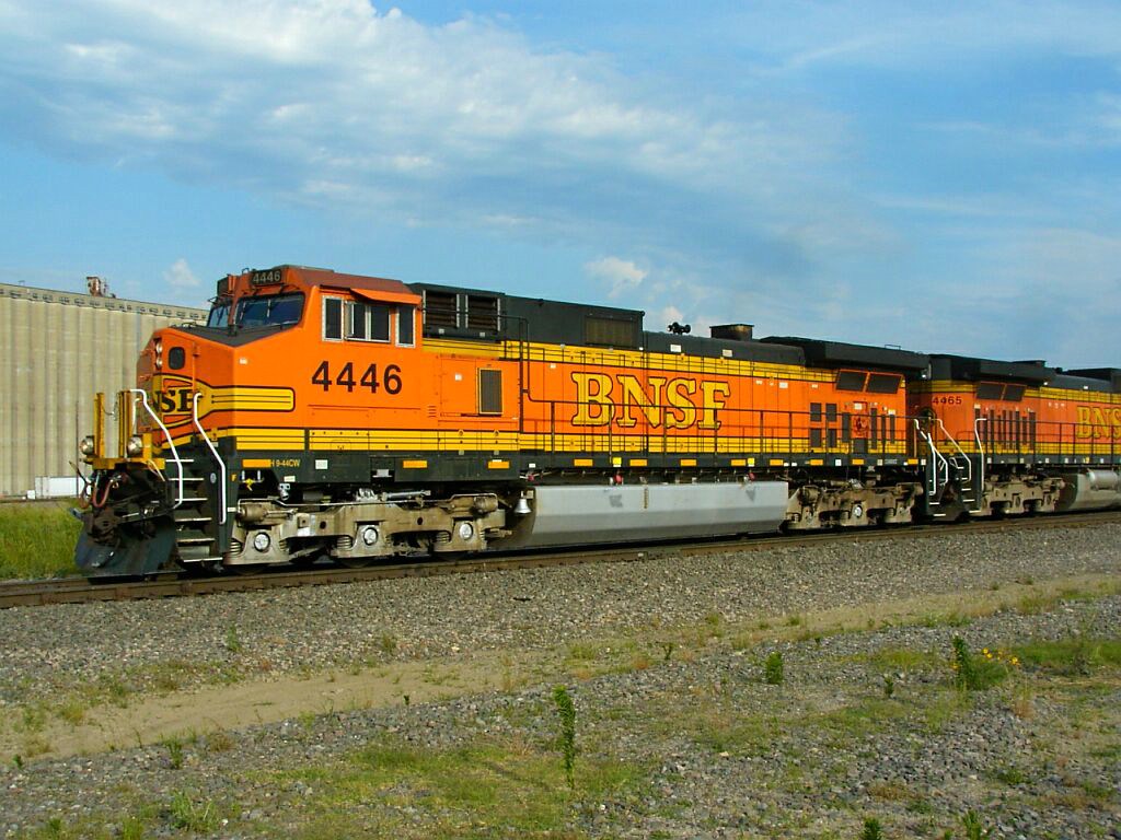 BNSF 4446